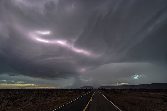 รูปภาพMesocyclone – เลือกดูภาพถ่ายสต็อก เวกเตอร์ และวิดีโอ604 | Adobe Stock