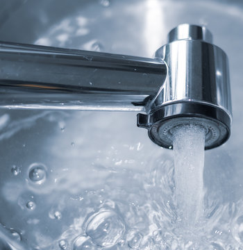 Duschende Bilder – Durchsuchen 111 Archivfotos, Vektorgrafiken und ...