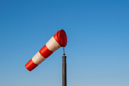 รูปภาพAirsock – เลือกดูภาพถ่ายสต็อก เวกเตอร์ และวิดีโอ262 | Adobe Stock