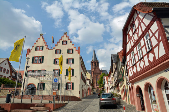 Oppenheim-Bilder: Stock-Fotos & -Videos. | Adobe Stock