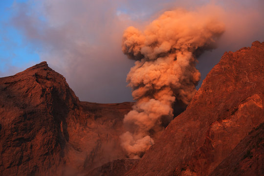「Vulcanism」の画像 - 21,231 件の Stock 写真、ベクターおよびビデオ | Adobe Stock
