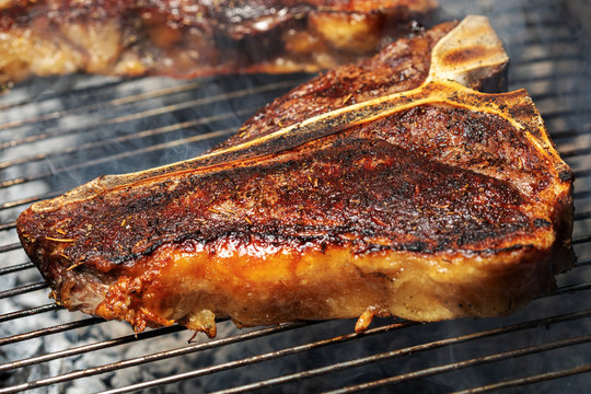 รูปภาพT-Bone – เลือกดูภาพถ่ายสต็อก เวกเตอร์ และวิดีโอ94,457 | Adobe Stock