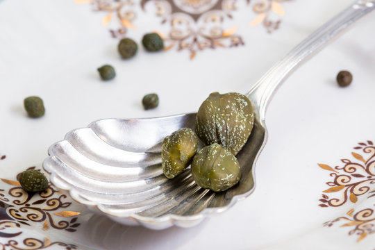 Kapers 이미지 – 찾아보기 397 스톡 사진, 벡터 및 비디오 | Adobe Stock