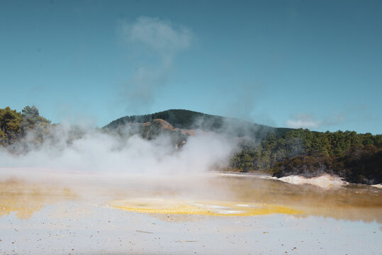 Okataina-Bilder: Stock-Fotos & -Videos. | Adobe Stock