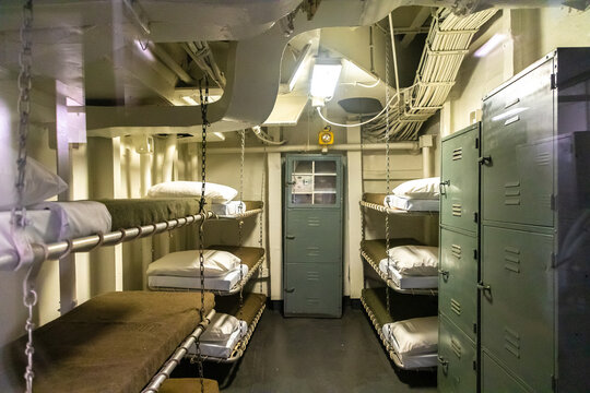 Navy Ship Interior Bilder – Durchsuchen 2,760 Archivfotos ...