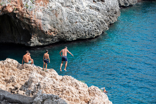 Ciolo Bilder – Durchsuchen 395 Archivfotos, Vektorgrafiken und Videos ...