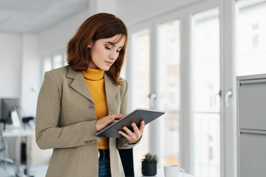 Gespannt Bilder – Durchsuchen 63,577 Archivfotos, Vektorgrafiken und ...