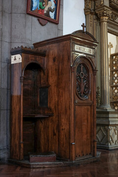 Imágenes de Confessionary: descubre bancos de fotos, ilustraciones ...