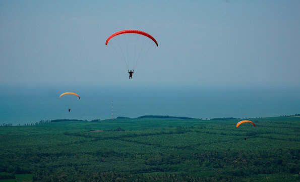 Paralayang Images – Browse 62 Stock Photos, Vectors, and Video | Adobe ...