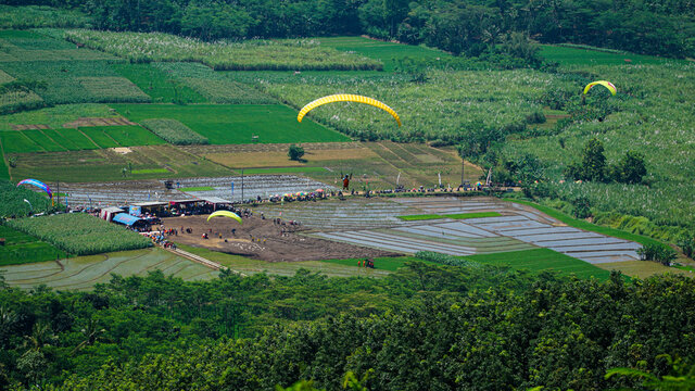 Paralayang Images – Browse 158 Stock Photos, Vectors, and Video | Adobe ...