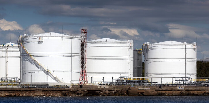 Silotank Bilder – Durchsuchen 22,883 Archivfotos, Vektorgrafiken und ...