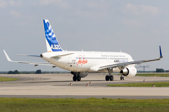 "Airbus A320" Bilder – Durchsuchen 13,383 Archivfotos, Vektorgrafiken ...