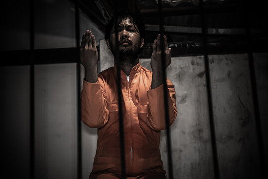 รูปภาพImprisoned – เลือกดูภาพถ่ายสต็อก เวกเตอร์ และวิดีโอ307,972 ...