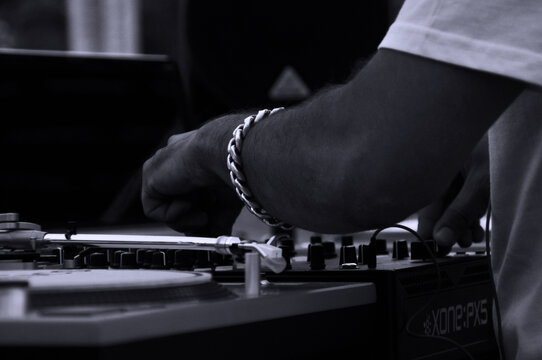 รูปภาพMezcla – เลือกดูภาพถ่ายสต็อก เวกเตอร์ และวิดีโอ3,572 | Adobe Stock