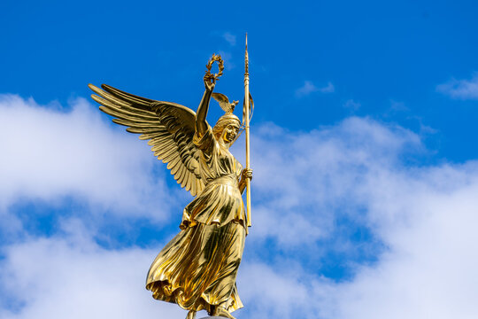 รูปภาพGoldelse – เลือกดูภาพถ่ายสต็อก เวกเตอร์ และวิดีโอ932 | Adobe Stock