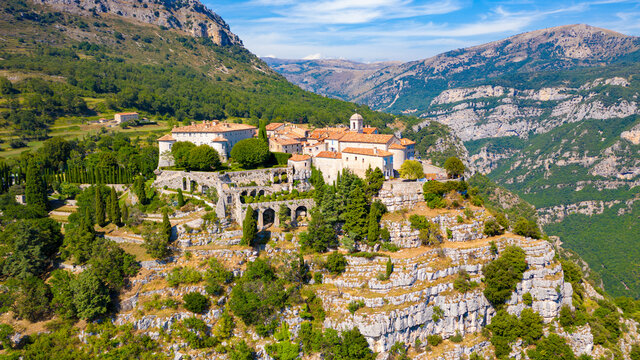 รูปภาพProvance – เลือกดูภาพถ่ายสต็อก เวกเตอร์ และวิดีโอ417,285 | Adobe ...