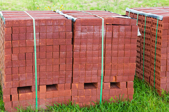 Pallet Of Bricks Images – Browse 9,542 Stock Photos, Vectors, and Video ...