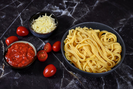 รูปภาพTaglierini – เลือกดูภาพถ่ายสต็อก เวกเตอร์ และวิดีโอ223 | Adobe Stock