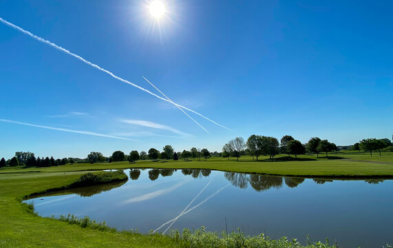 Airplane Contrails"」の写真素材 | 11件の無料イラスト画像 | Adobe Stock