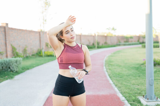 Sweating Working Out Images – Browse 114,019 Stock Photos, Vectors, and ...