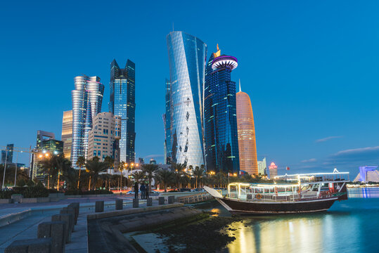 Doha Bilder – Durchsuchen 34,845 Archivfotos, Vektorgrafiken und Videos ...