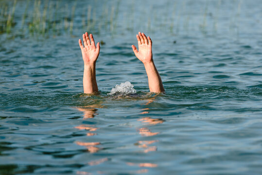 Affogare Immagini - Sfoglia 45,065 foto, vettoriali e video Stock ...