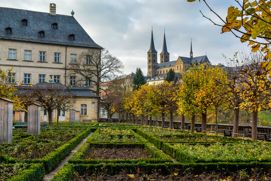 รูปภาพMichelsberg – เลือกดูภาพถ่ายสต็อก เวกเตอร์ และวิดีโอ589 | Adobe Stock