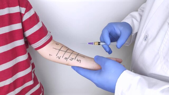 Allergologist Images – Browse 171 Stock Photos, Vectors, and Video ...