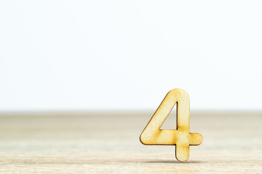 Imágenes de "Number Four": descubre bancos de fotos, ilustraciones ...