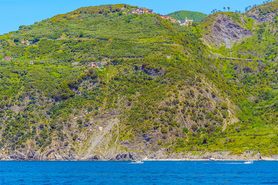 รูปภาพSteeply – เลือกดูภาพถ่ายสต็อก เวกเตอร์ และวิดีโอ33,456 | Adobe Stock