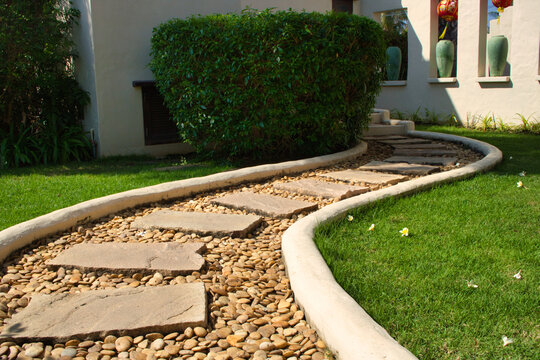 Stepstone Imagens – Procure 151 fotos, vetores e vídeos | Adobe Stock