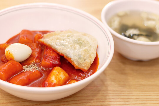 รูปภาพTokpokki – เลือกดูภาพถ่ายสต็อก เวกเตอร์ และวิดีโอ357 | Adobe Stock