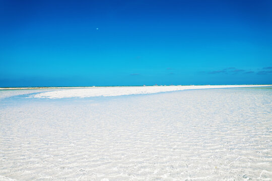 "Sand Bank" Images – Browse 3,843 Stock Photos, Vectors, and Video ...