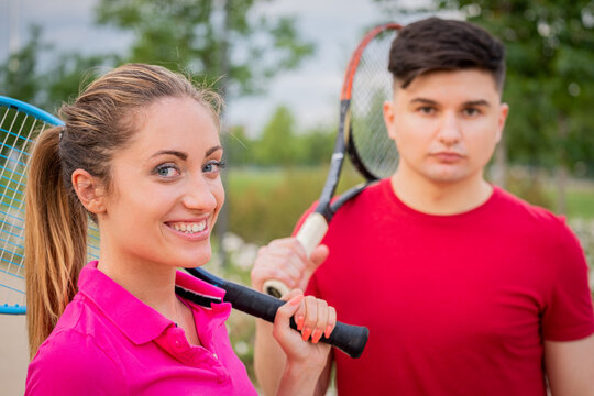 Obrazy ("Double Tennis") — zdjęcia, wektory i wideo bez tantiem (37 ...
