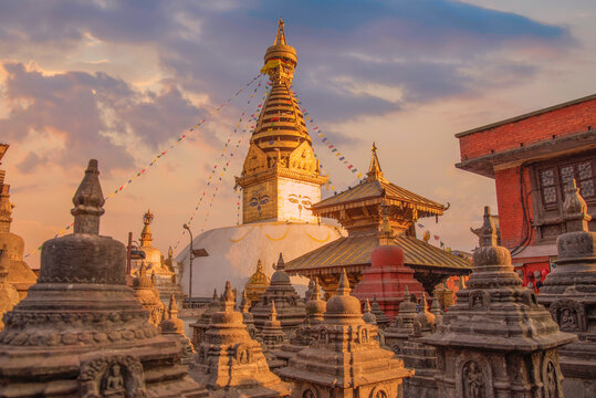 Kathmandu Bilder – Durchsuchen 39,186 Archivfotos, Vektorgrafiken und ...