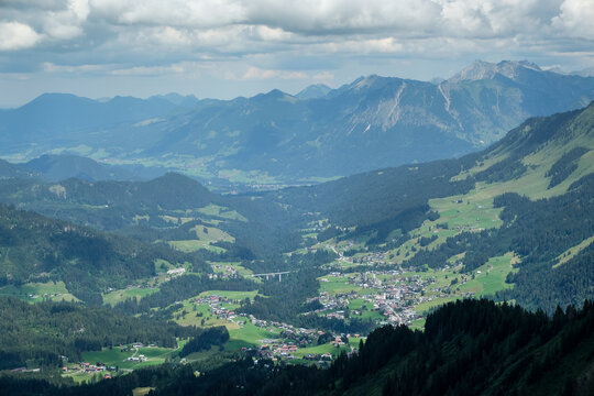 รูปภาพAllgaeu – เลือกดูภาพถ่ายสต็อก เวกเตอร์ และวิดีโอ81,310 | Adobe Stock