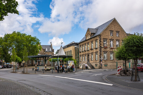 「Polch」の写真素材 | 146件の無料イラスト画像 | Adobe Stock