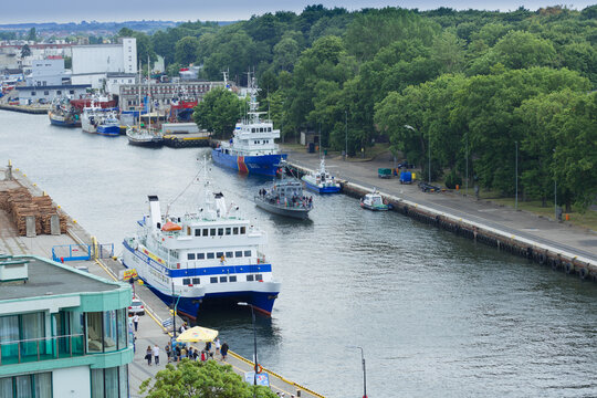 Larboard bilder – Bläddra bland 1,700 stockfoton, vektorer och videor ...