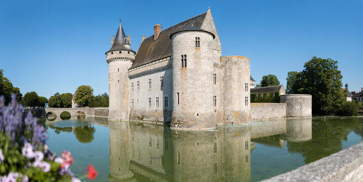 รูปภาพSully-Sur-Loire – เลือกดูภาพถ่ายสต็อก เวกเตอร์ และวิดีโอ812 ...