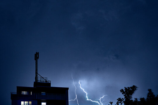 รูปภาพThunderstrike – เลือกดูภาพถ่ายสต็อก เวกเตอร์ และวิดีโอ158 | Adobe ...