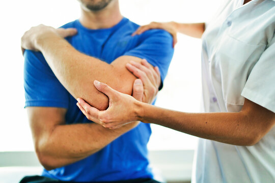 Chirotherapy - Images et vidéos libres de droits | Adobe Stock