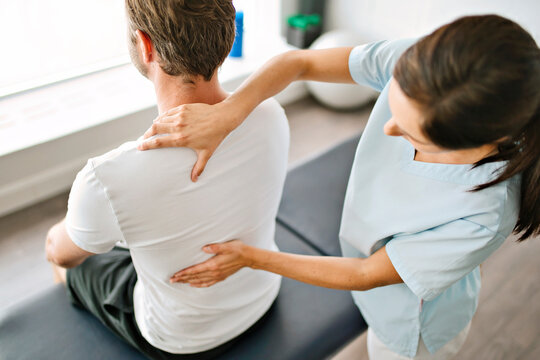 Chirotherapy - Images et vidéos libres de droits | Adobe Stock