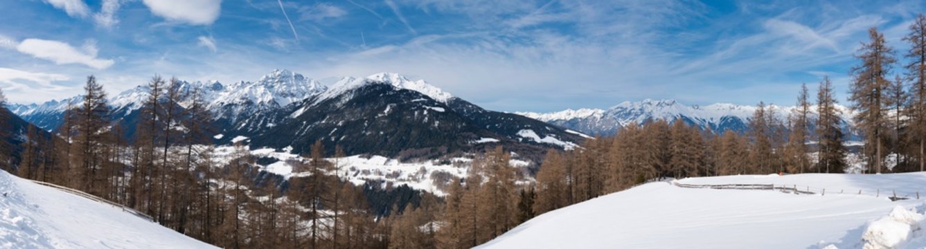 Tief bilder – Bläddra bland 12,673 stockfoton, vektorer och videor ...