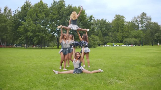 Cheerleading bilder – Bläddra bland 32,280 stockfoton, vektorer och ...