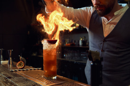 Spices Explosion Bilder – Durchsuchen 4,401 Archivfotos, Vektorgrafiken ...