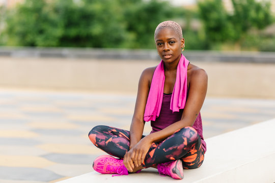 รูปภาพExhausted – เลือกดูภาพถ่ายสต็อก เวกเตอร์ และวิดีโอ4,264,805 ...