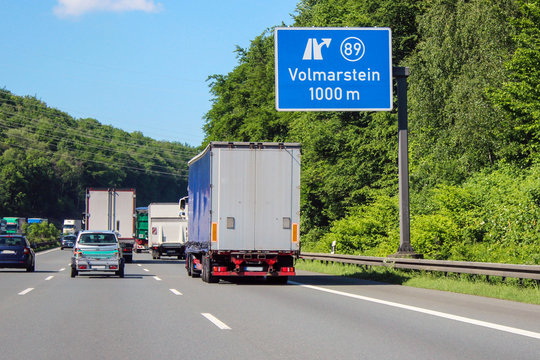 "Autobahn 1" Imagens – Procure 55 fotos, vetores e vídeos | Adobe Stock