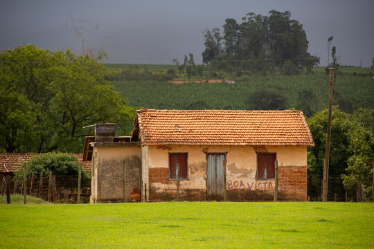 Old Barns And Cabins Bilder – Durchsuchen 34,207 Archivfotos ...