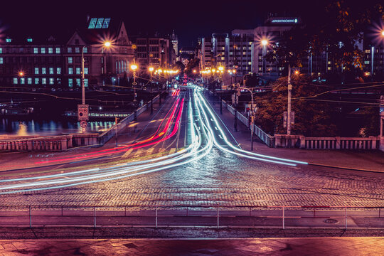 รูปภาพIncrocio – เลือกดูภาพถ่ายสต็อก เวกเตอร์ และวิดีโอ1,657 | Adobe Stock