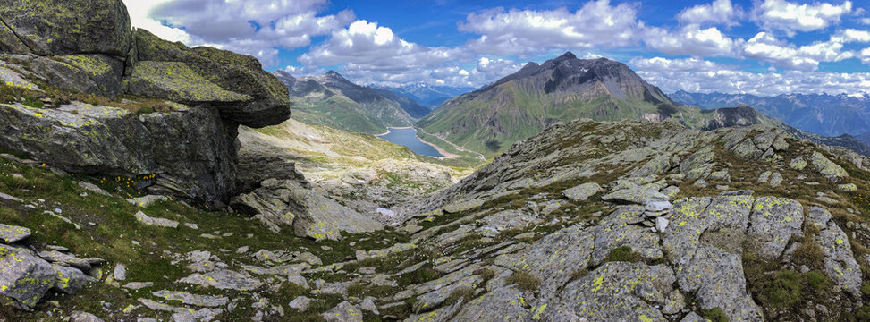Lukmanierpass bilder – Bläddra bland 308 stockfoton, vektorer och ...